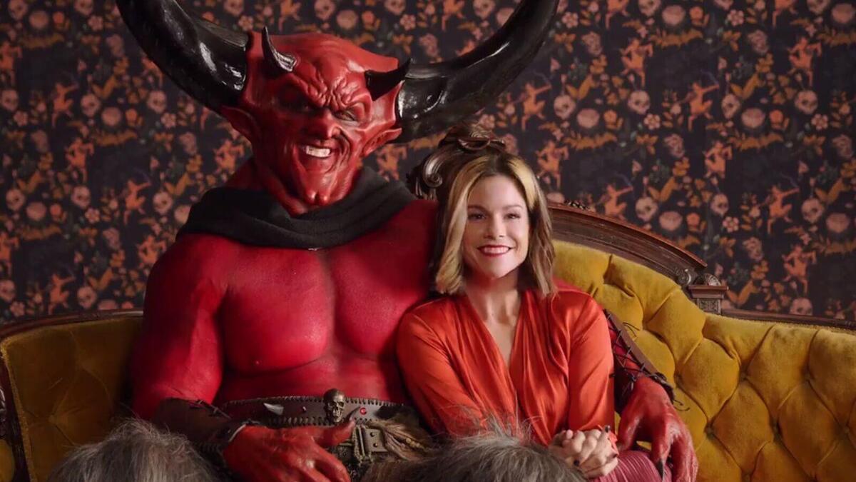 Il Diavolo che si innamora del 2020 è lo spot più bello dell’anno - MOW ...