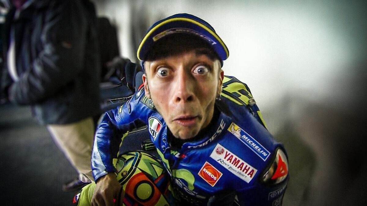 [FOTO] Valentino Rossi a Misano per la SBK: Un T-Max con l’Akrapovic ...