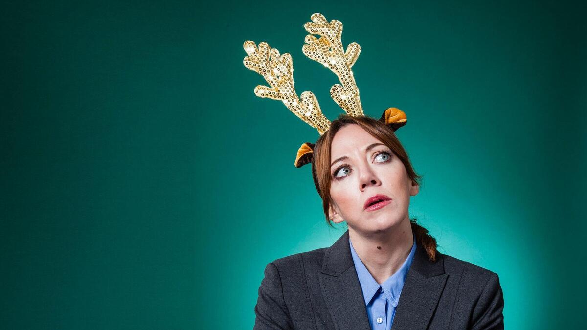 Philomena Cunk ci spiega il mondo meglio di Alberto Angela e Umberto ...
