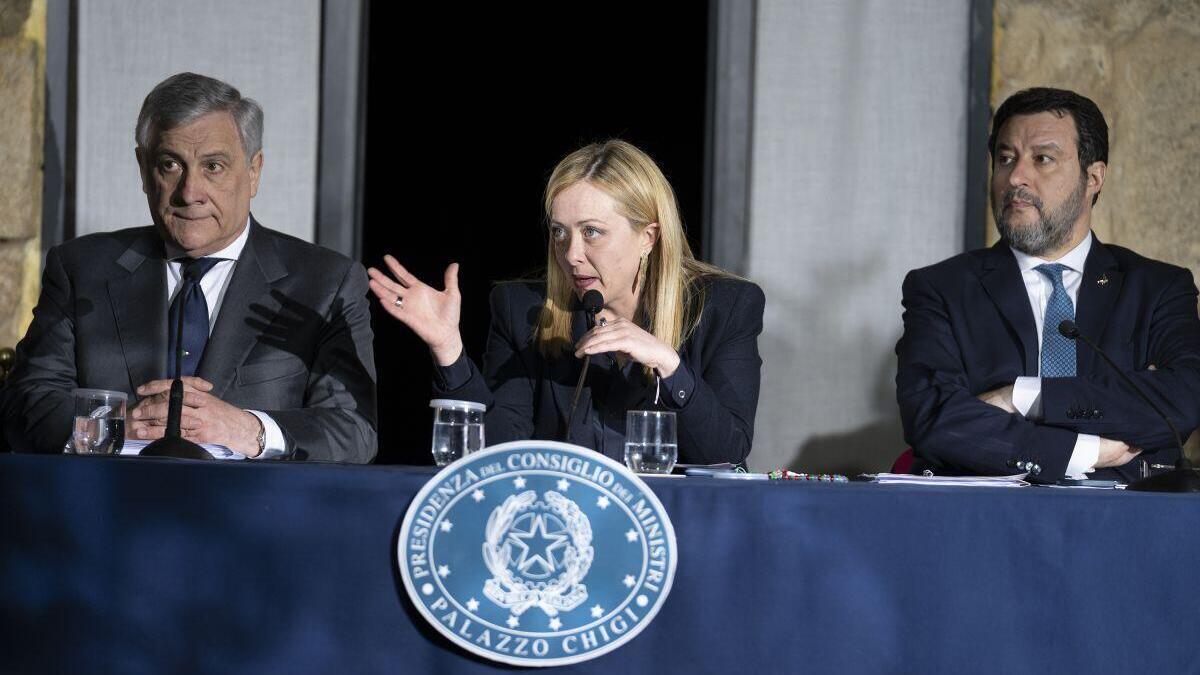 I giornalisti magicamente tornano a fare i giornalisti, ma che disastro ...