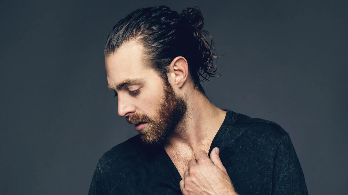 Ok, ma chi caz*o è Jonathan Roy, il cantautore che cerca la felicità e ...