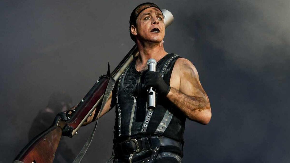I fan dei Rammstein sono peggio di Till Lindemann? A leggere i commenti ...