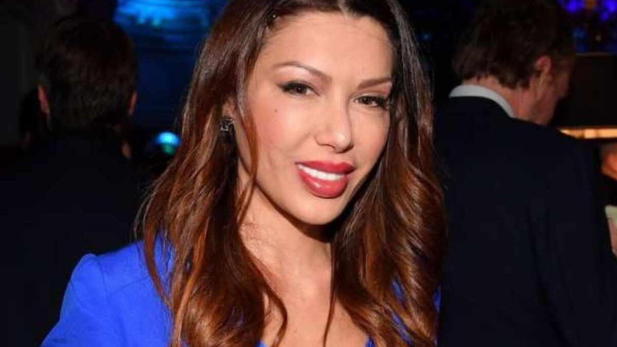 Ok, ma chi caz*o è la moglie super bona di Crosetto? - MOW - Mowmag.com