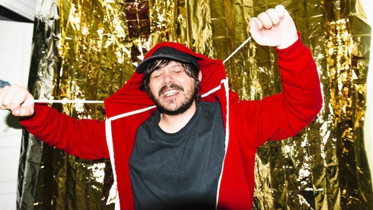 Ascoltare il nuovo album di Calcutta, “Relax”, è come farsi una canna ...