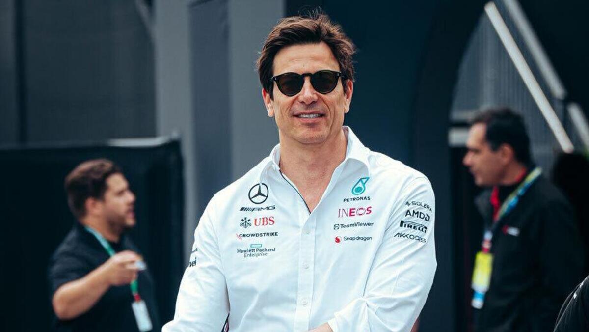 Il sabato perfetto di un (rinato) Toto Wolff: la prima fila Mercedes, la vittoria di Kimi ...
