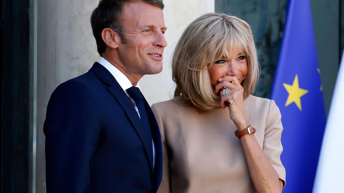 Ma Brigitte, moglie di Macron, è trans? Arriva la sentenza del ...