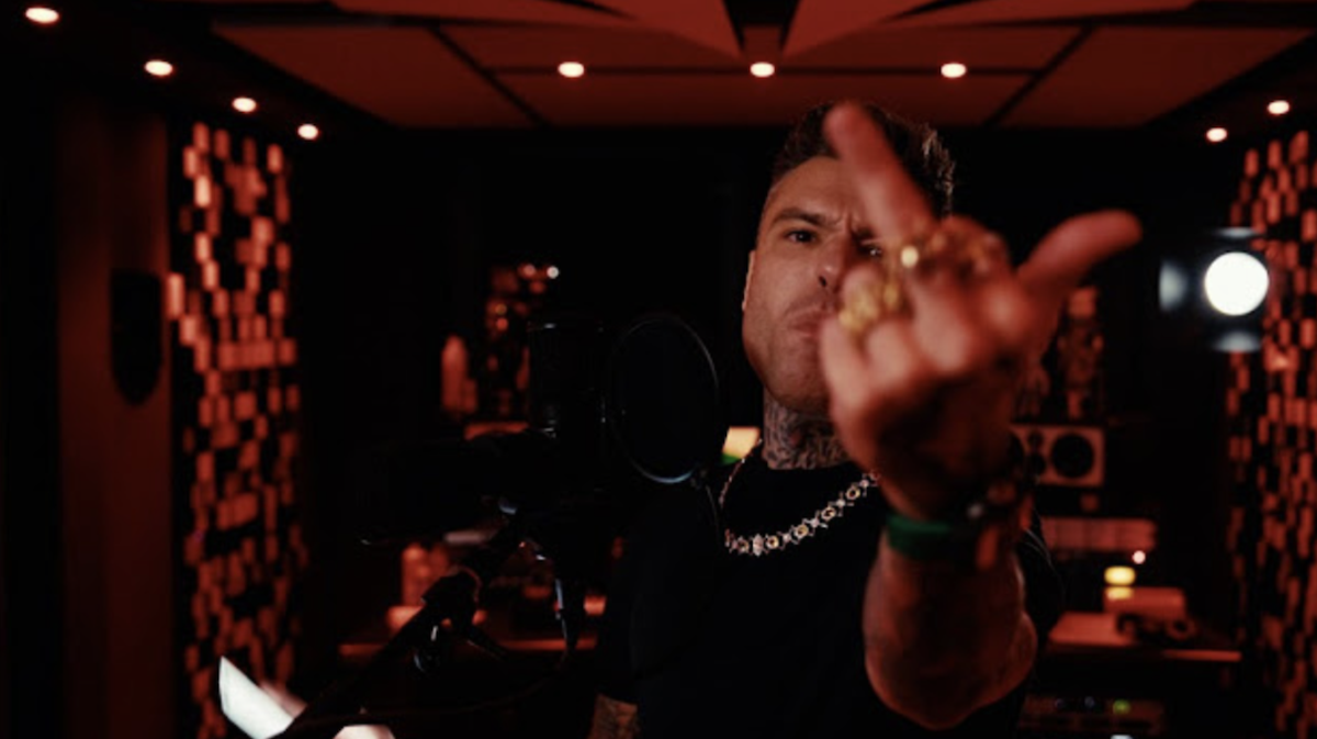 Fedez, “Allucinazione collettiva” non è un dissing contro Tony Effe, ma ...