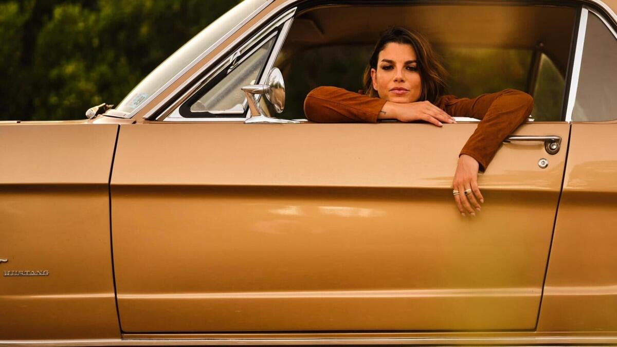 Nuove uscite musicali: come sono “Souvenir - Extended Version” di Emma ...