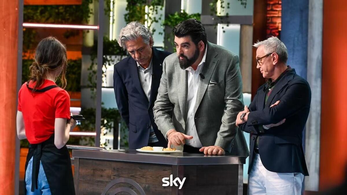 Le pagelle di Masterchef 2024: Alessia manda a fancu*o Simone e da sola ...