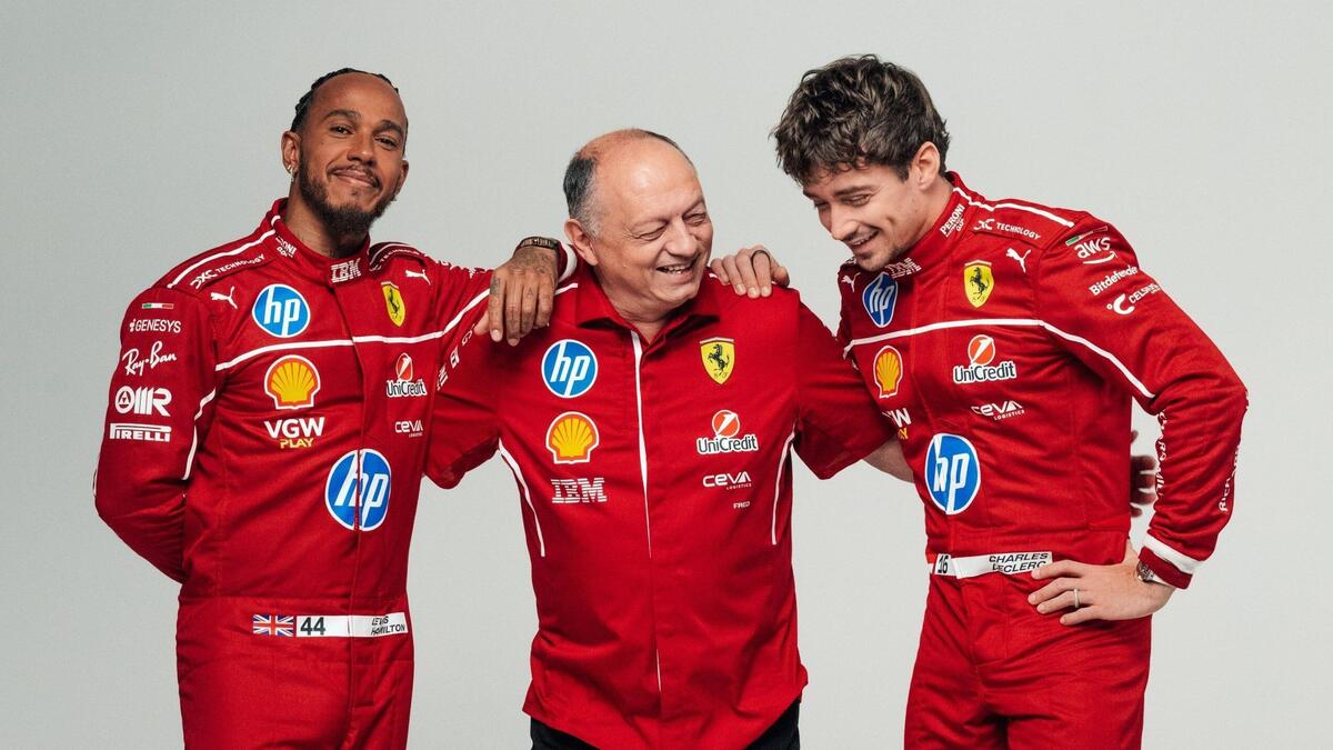 Charles Leclerc e Lewis Hamilton con la Ferrari per le strade di Milano? Sì, avete capito bene ...