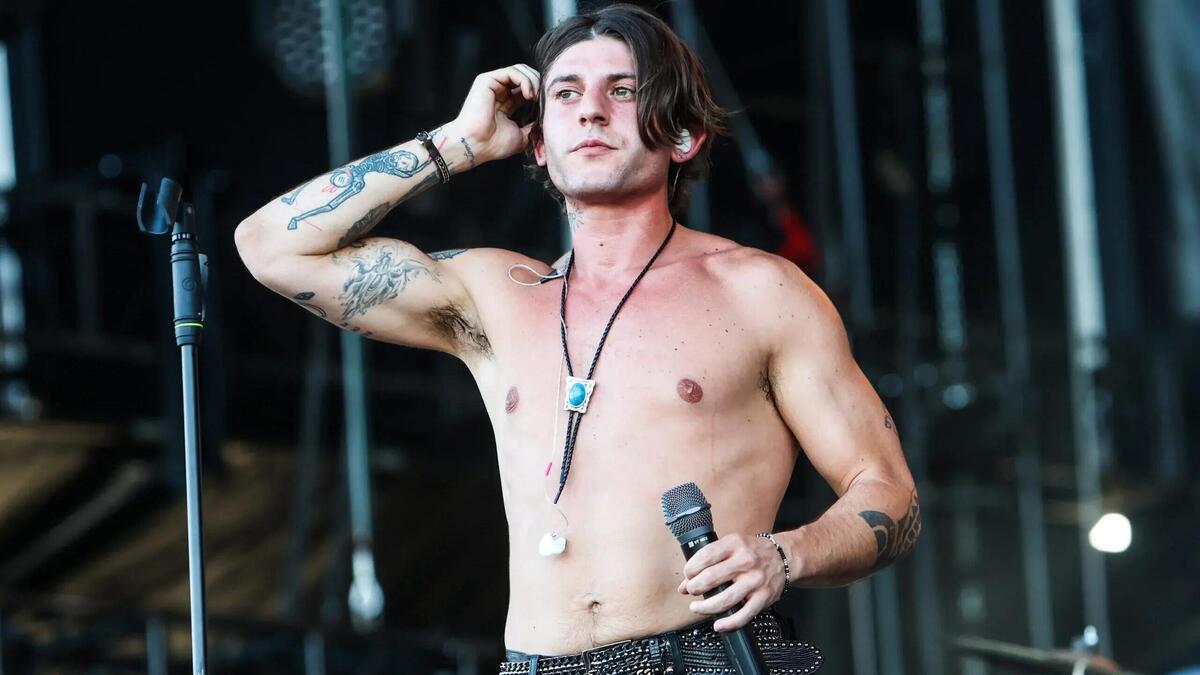 “L’autotune non ti rende un artista”: Mario Fanizzi asfalta Rkomi e la ...