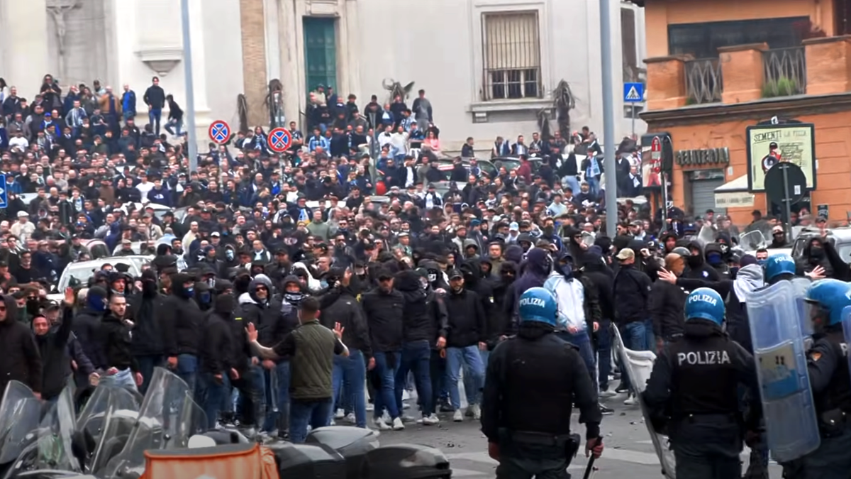 Scontri tra ultras Roma-Lazio, calcioscommesse: ricordatevi, il calcio ...