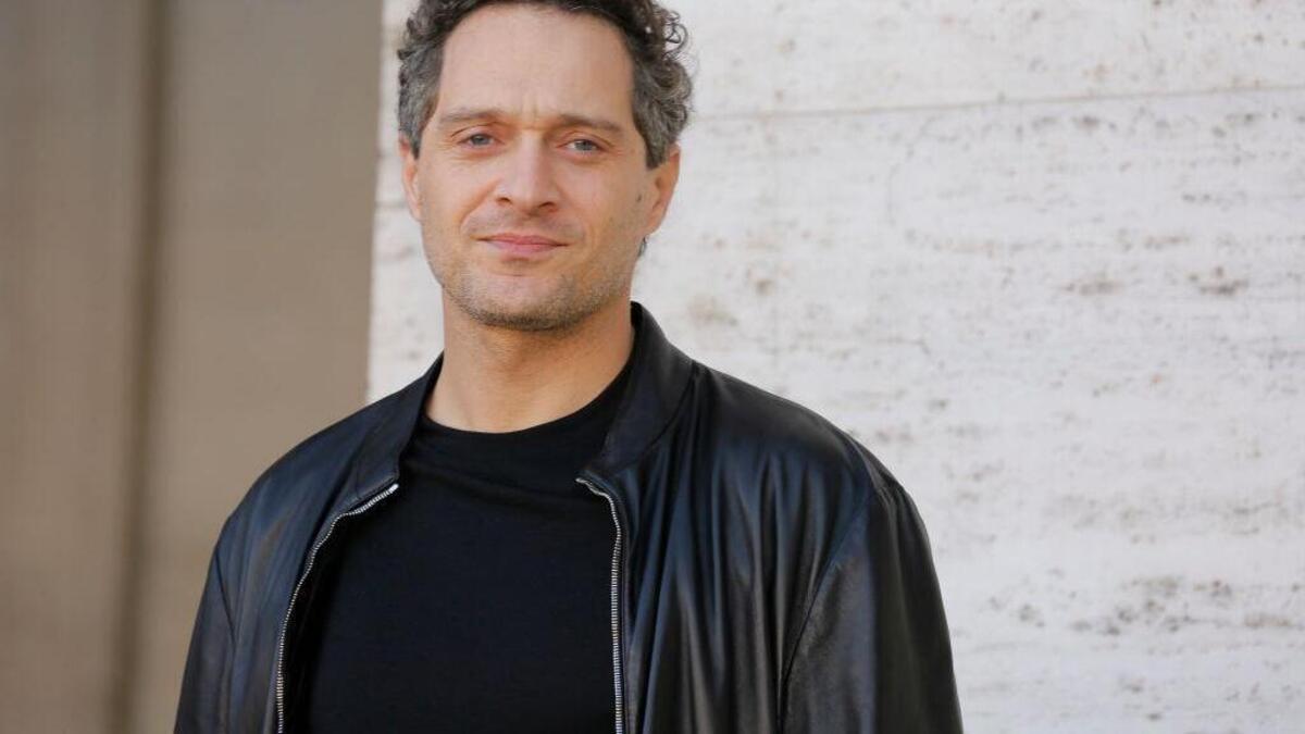 Cinema in crisi? Claudio Santamaria sta con Elio Germano contro il ...