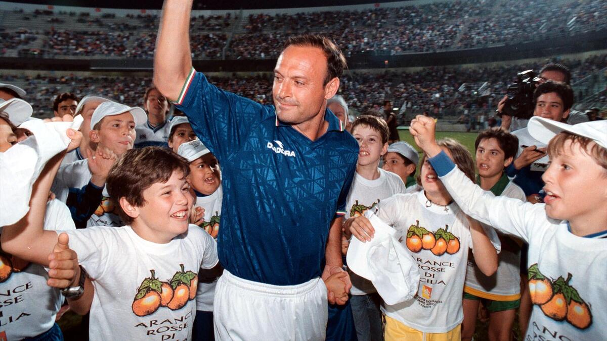 Abbiamo letto L’estate di Totò Schillaci, il libro di Pippo Russo (DeriveApprodi), ma com’è? Un ...